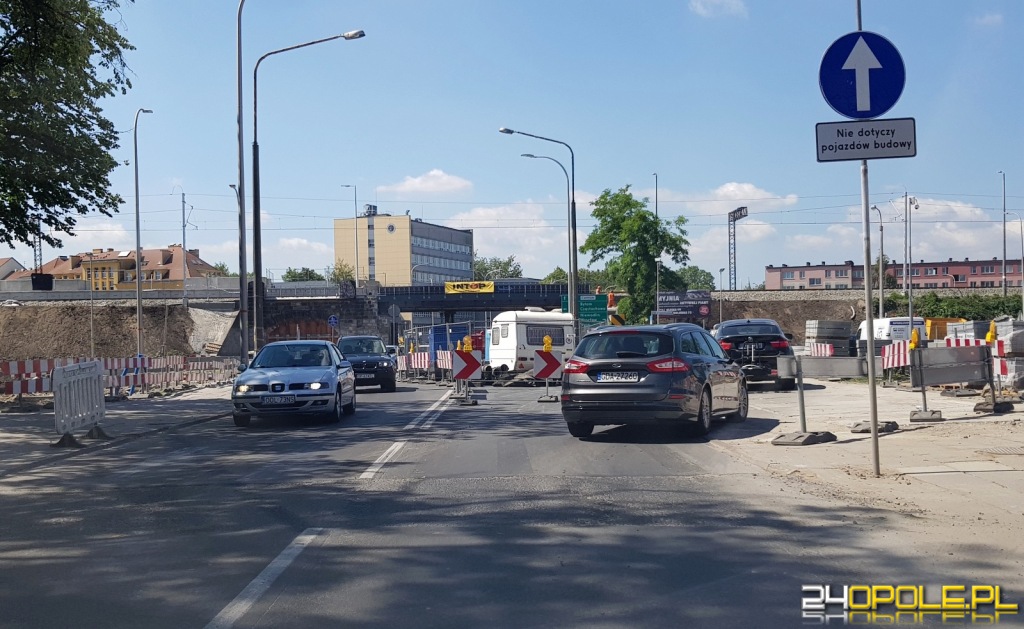 Uwaga kierowcy! Utrudnienia w obrębie prac na Oleskiej - Wiadomości