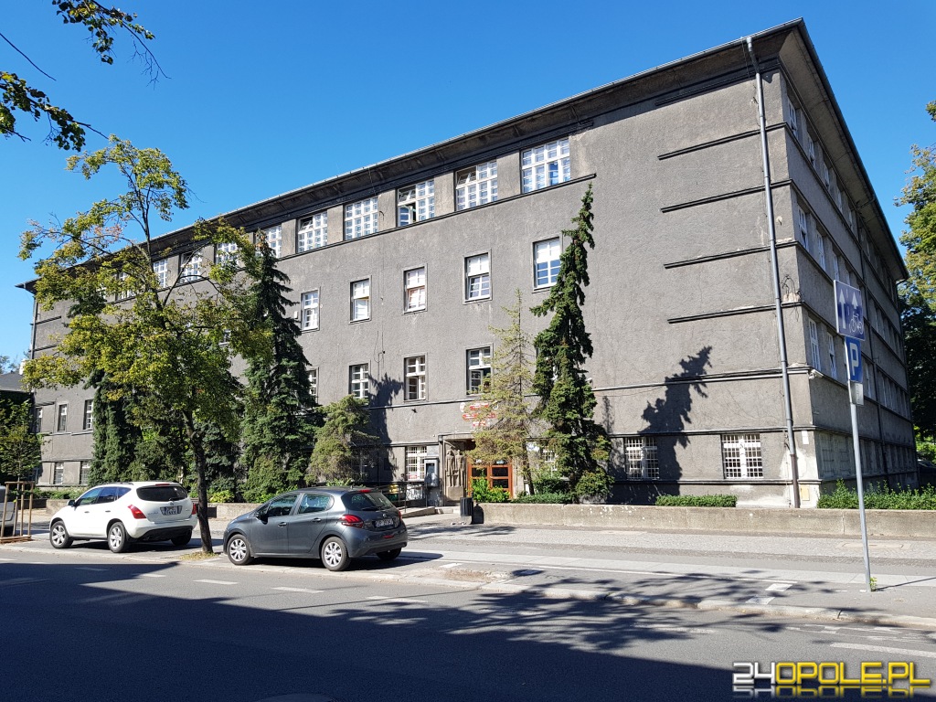 Koronawirus potwierdzony został u kolejnych uczniów Technikum ... Koronawirus potwierdzony został u kolejnych uczniów Technikum ...