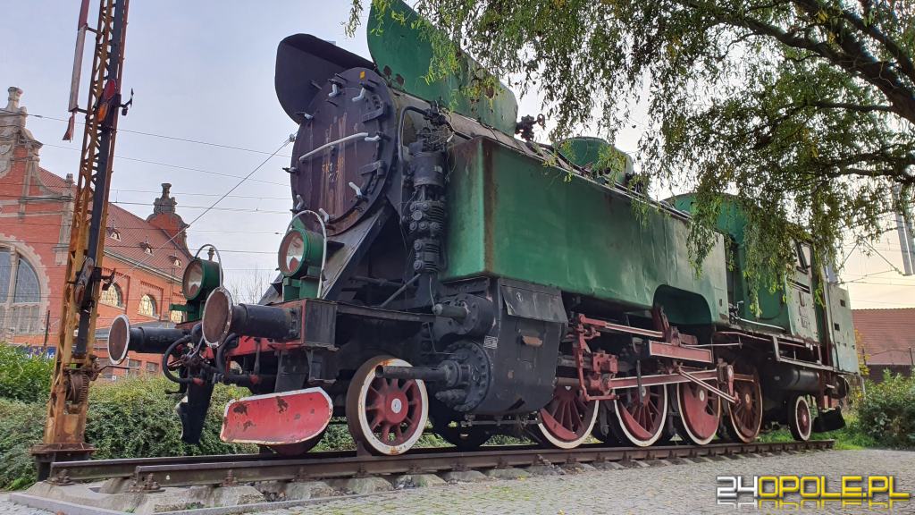 Zabytkowa lokomotywa zniknie ze swojego miejsca - Wiadomości