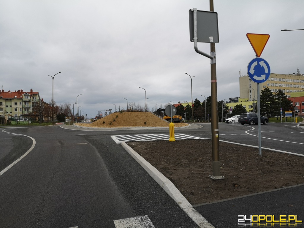 Dwupasmowe rondo przy Alei Witosa przejezdne! - Wiadomości