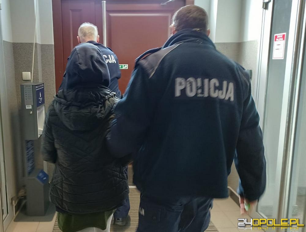 26-latka i 33-latek poszukiwani listami gończymi trafili do więzienia ... 26-latka i 33-latek poszukiwani listami gończymi trafili do więzienia ...