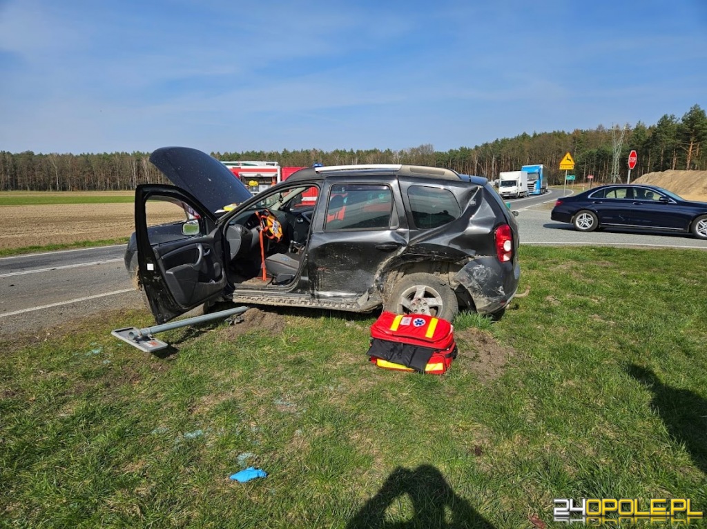Wypadek na DK45. Jedna osoba poszkodowana - Wiadomości