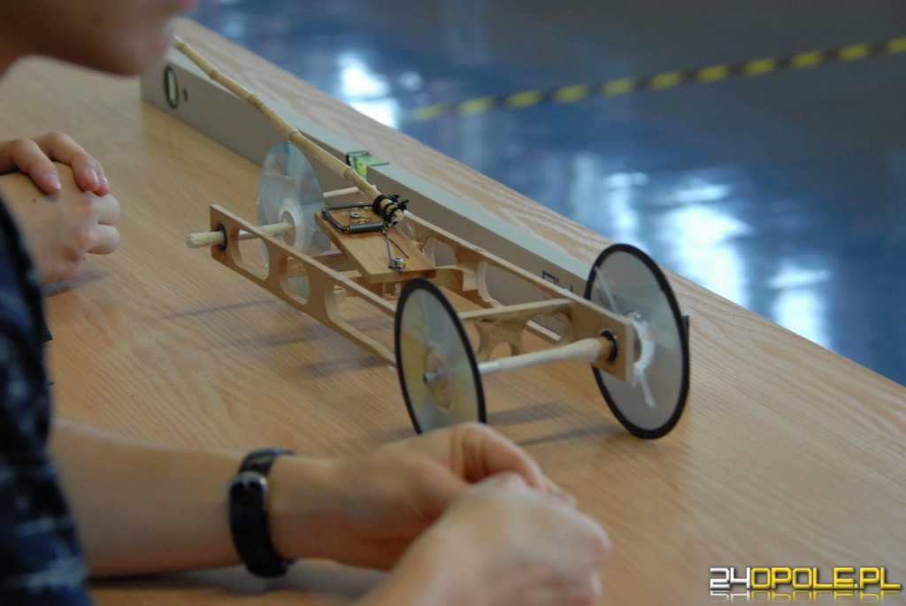 Trzecia edycja konkursu Mechatrap Racers czyli pojazdów napędzanych pułapką na myszy - Wiadomości
