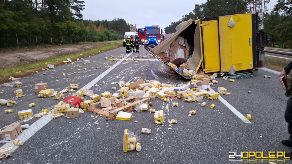 Wypadek na A4: Bus przewrócił się na bok - Wiadomości