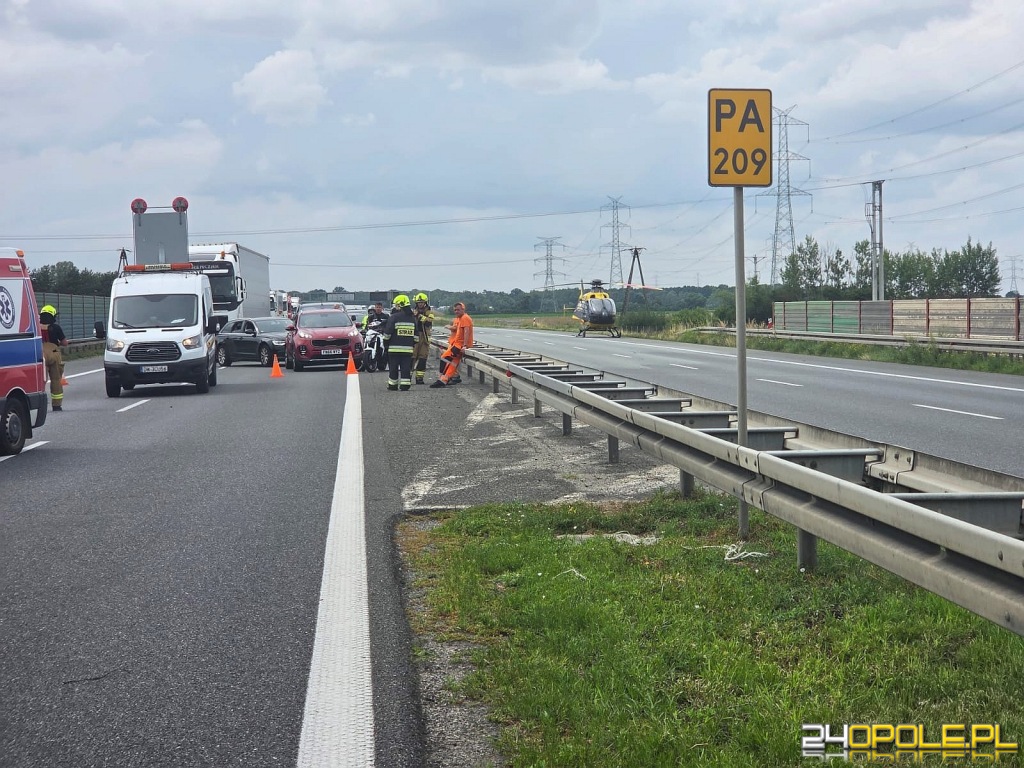 Podwójny wypadek na A4. Autostrada zablokowana w obu kierunkach, lądował śmigłowiec LPR - Wiadomości